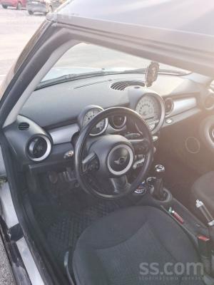 Grey MINI Clubman 2007 in Tukums, with an engine capacity of 1.60 L and mileage of 310 thousand km for 2400 €, photo 7 on AUTOMOTO.COM.LV