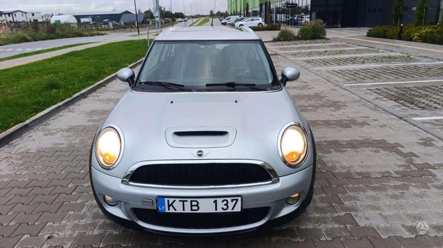 Grey MINI Clubman 2009 in Vilnius, with an engine capacity of 1.60 L and mileage of 235 thousand km for 2400 €, photo 3 on AUTOMOTO.COM.LV