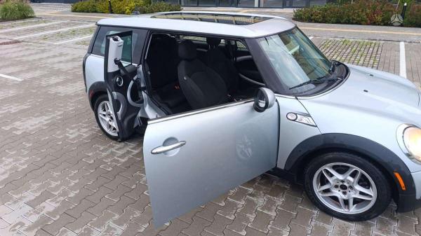 Grey MINI Clubman 2009 in Vilnius, with an engine capacity of 1.60 L and mileage of 235 thousand km for 2400 €, photo 10 on AUTOMOTO.COM.LV
