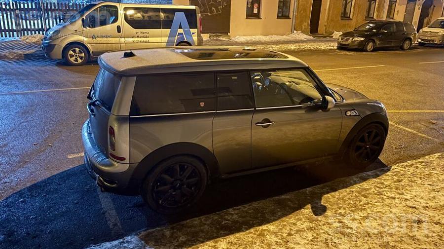 Pelēks MINI Clubman 2009 Rīga, ar dzinēja tilpumu 1.60 L un nobraukumu 238 tūkst. km par 4700 €, foto 1 vietnē AUTOMOTO.COM.LV