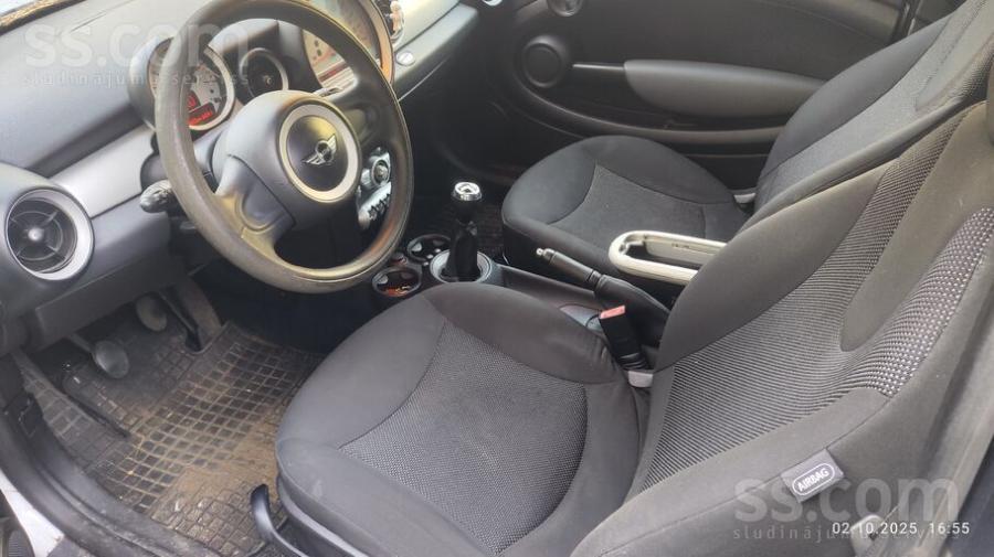 Pelēks MINI Clubman 2009 Rīga, ar dzinēja tilpumu 1.60 L un nobraukumu 310 tūkst. km par 1900 €, foto 5 vietnē AUTOMOTO.COM.LV