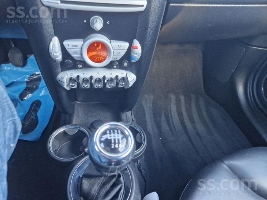 Pelēks MINI Clubman 2010 Ogre, ar dzinēja tilpumu 1.60 L un nobraukumu 184 tūkst. km par 6490 €, foto 12 vietnē AUTOMOTO.COM.LV