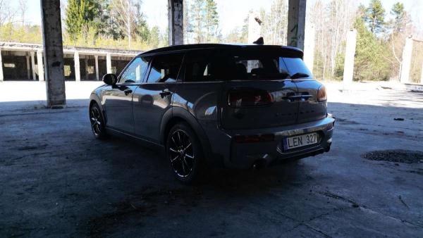 Pelēks MINI Clubman 2016 Kauņa, ar dzinēja tilpumu 2.00 L un nobraukumu 130 tūkst. km par 11900 €, foto 1 vietnē AUTOMOTO.COM.LV