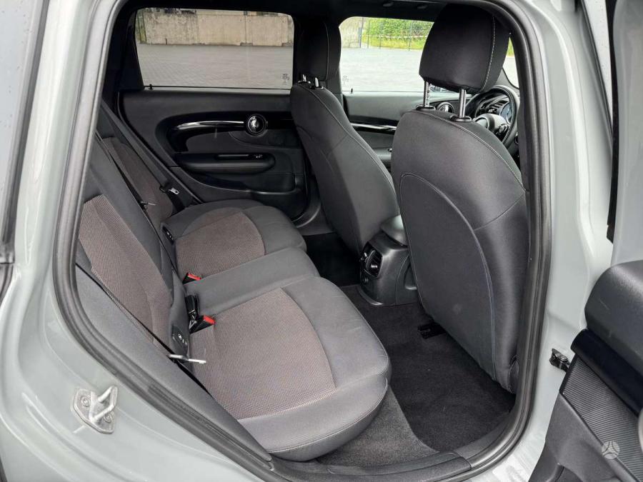 Grey MINI Clubman 2016 in Telschi, with an engine capacity of 2.00 L and mileage of 152 thousand km for 10700 €, photo 26 on AUTOMOTO.COM.LV