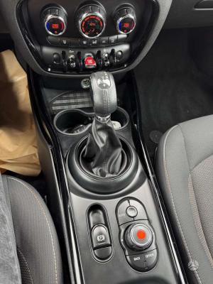 Grey MINI Clubman 2016 in Telschi, with an engine capacity of 2.00 L and mileage of 152 thousand km for 10700 €, photo 29 on AUTOMOTO.COM.LV