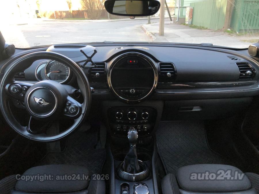 Pelēks MINI Clubman 2016 Tallina, ar dzinēja tilpumu 2.00 L un nobraukumu 116 tūkst. km par 16000 €, foto 3 vietnē AUTOMOTO.COM.LV