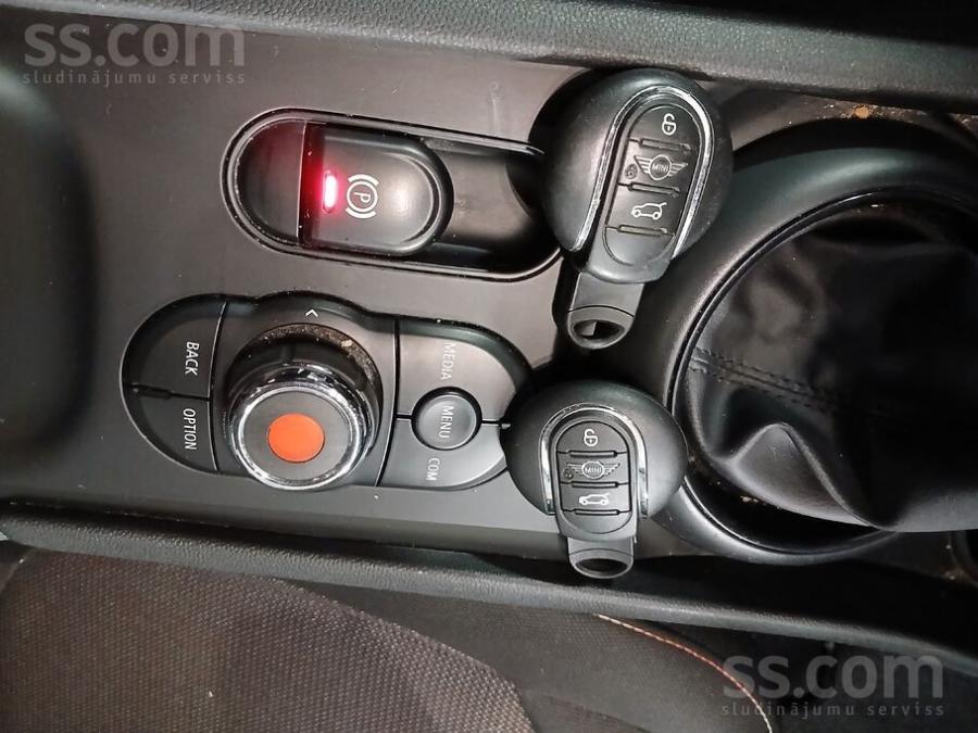 Grey MINI Clubman 2018 in Riga, with an engine capacity of 1.50 L and mileage of 0 thousand km for 6800 €, photo 9 on AUTOMOTO.COM.LV