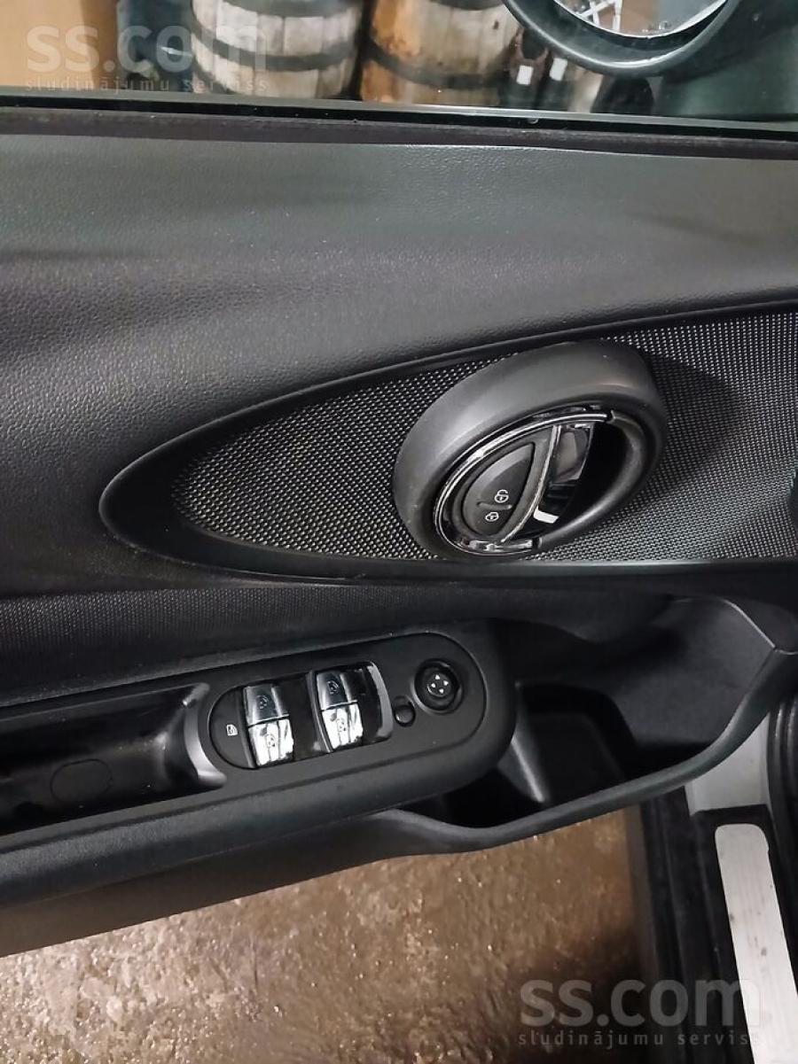 Grey MINI Clubman 2018 in Riga, with an engine capacity of 1.50 L and mileage of 0 thousand km for 6800 €, photo 12 on AUTOMOTO.COM.LV