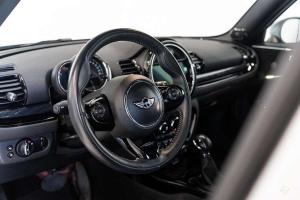 Grey MINI Clubman 2018 in Vilnius, with an engine capacity of 2.00 L and mileage of 76 thousand km for 14900 €, photo 16 on AUTOMOTO.COM.LV