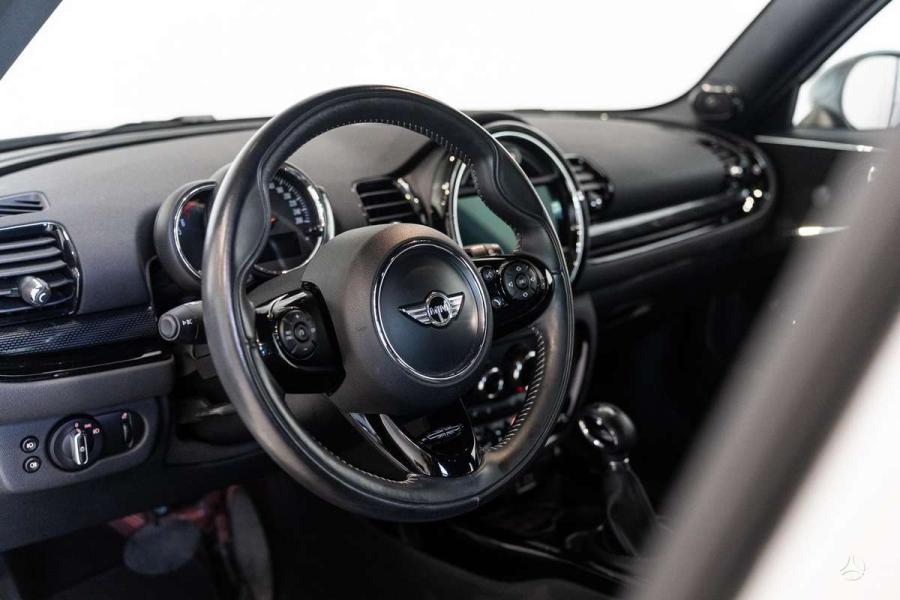 Grey MINI Clubman 2018 in Vilnius, with an engine capacity of 2.00 L and mileage of 76 thousand km for 14900 €, photo 16 on AUTOMOTO.COM.LV