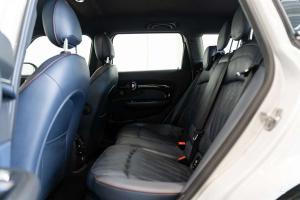 Grey MINI Clubman 2018 in Vilnius, with an engine capacity of 2.00 L and mileage of 76 thousand km for 14900 €, photo 23 on AUTOMOTO.COM.LV
