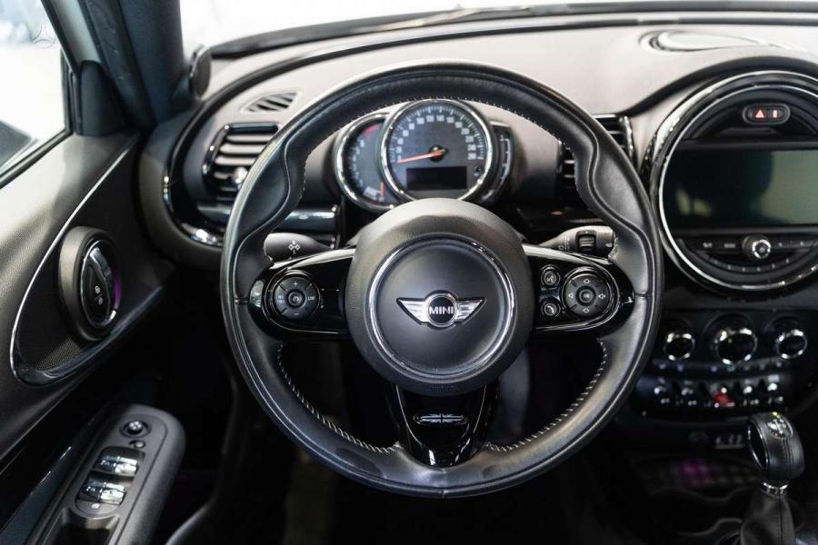 Grey MINI Clubman 2018 in Vilnius, with an engine capacity of 2.00 L and mileage of 76 thousand km for 14900 €, photo 25 on AUTOMOTO.COM.LV
