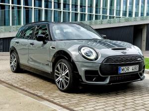 Grey MINI Clubman 2020 in Vilnius, with an engine capacity of 2.00 L and mileage of 112 thousand km for 27900 €, photo  on AUTOMOTO.COM.LV