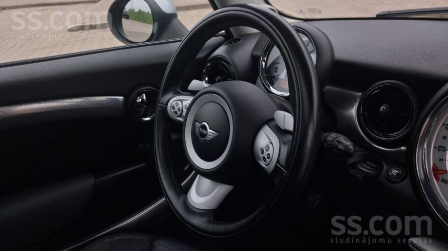 MINI Clubman 2007 Rīga, ar dzinēja tilpumu 1.60 L un nobraukumu 244 tūkst. km par 3700 €, foto 20 vietnē AUTOMOTO.COM.LV