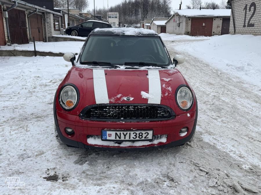 MINI Clubman 2011 in Siauliai, with an engine capacity of 1.60 L and mileage of 203 thousand km for 1550 €, photo 2 on AUTOMOTO.COM.LV