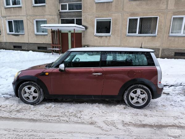 Red MINI Clubman 2008 in Vilnius, with an engine capacity of 1.60 L and mileage of 202 thousand km for 2500 €, photo 2 on AUTOMOTO.COM.LV