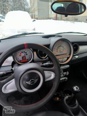 Sarkans MINI Clubman 2008 Viļņa, ar dzinēja tilpumu 1.60 L un nobraukumu 202 tūkst. km par 2500 €, foto 7 vietnē AUTOMOTO.COM.LV