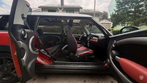 Sarkans MINI Clubman 2010 Viļņa, ar dzinēja tilpumu 1.60 L un nobraukumu 200 tūkst. km par 3950 €, foto 19 vietnē AUTOMOTO.COM.LV