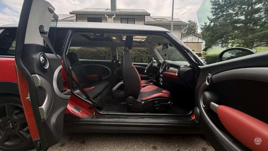Sarkans MINI Clubman 2010 Viļņa, ar dzinēja tilpumu 1.60 L un nobraukumu 200 tūkst. km par 3950 €, foto 19 vietnē AUTOMOTO.COM.LV