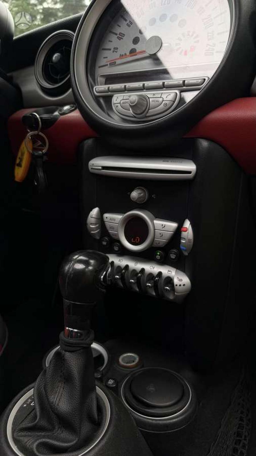 Sarkans MINI Clubman 2010 Viļņa, ar dzinēja tilpumu 1.60 L un nobraukumu 200 tūkst. km par 3950 €, foto 23 vietnē AUTOMOTO.COM.LV