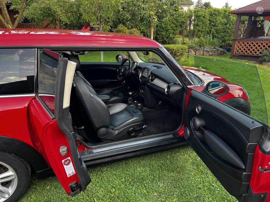 Sarkans MINI Clubman 2011 Ukmergė, ar dzinēja tilpumu 1.60 L un nobraukumu 228 tūkst. km par 3350 €, foto 11 vietnē AUTOMOTO.COM.LV