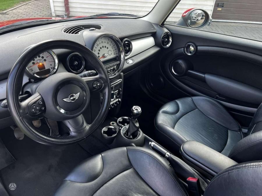 Sarkans MINI Clubman 2011 Ukmergė, ar dzinēja tilpumu 1.60 L un nobraukumu 228 tūkst. km par 3350 €, foto 13 vietnē AUTOMOTO.COM.LV