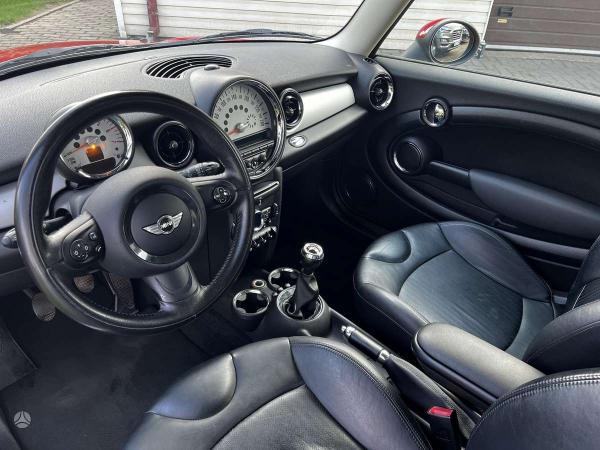 Red MINI Clubman 2011 in Ukmerge, with an engine capacity of 1.60 L and mileage of 228 thousand km for 3150 €, photo 11 on AUTOMOTO.COM.LV
