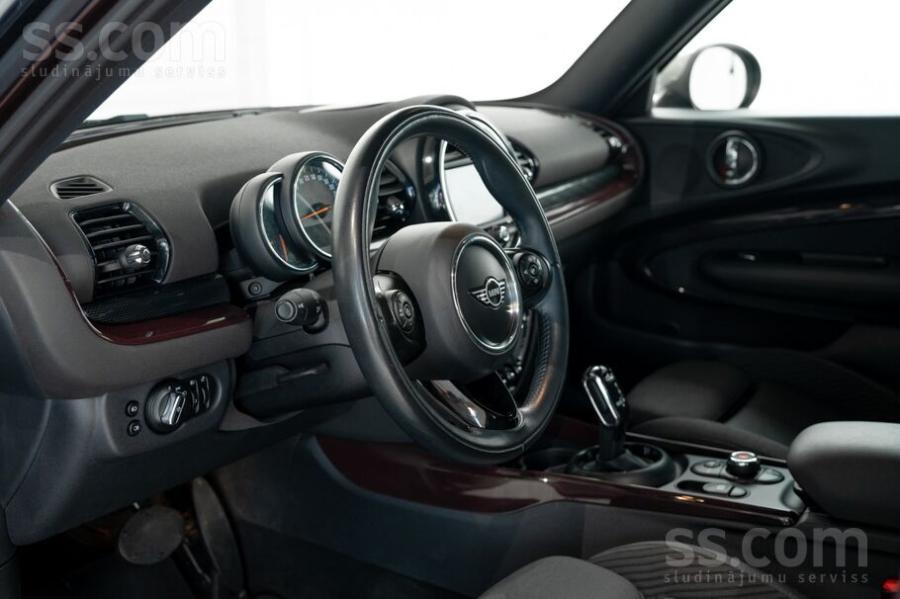 Sarkans MINI Clubman 2020 Rīga, ar dzinēja tilpumu 1.50 L un nobraukumu 61 tūkst. km par 15900 €, foto 5 vietnē AUTOMOTO.COM.LV