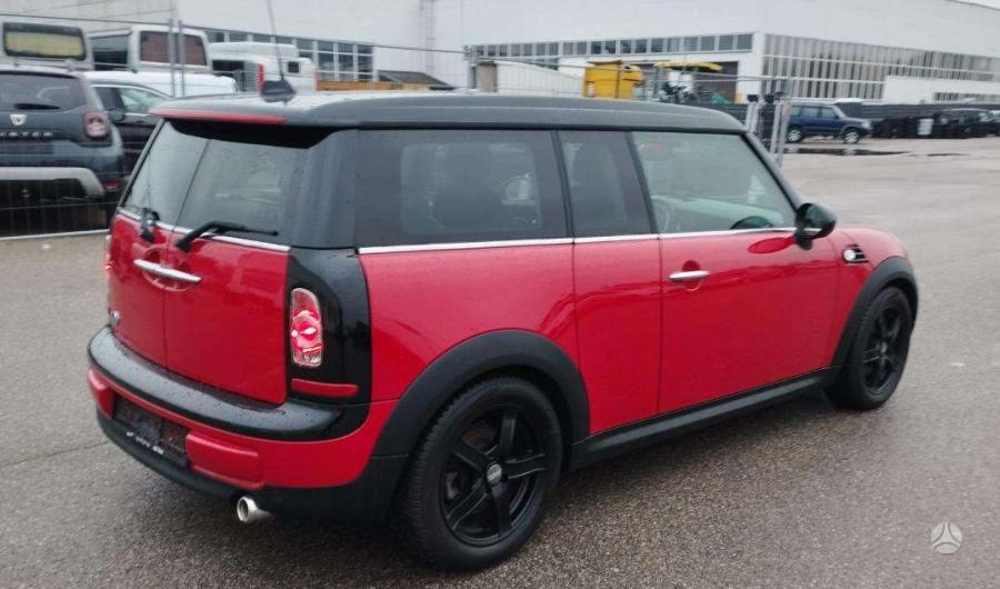 Sarkans MINI Clubman 2013 Marijampole, ar dzinēja tilpumu 1.60 L un nobraukumu 200 tūkst. km par 4900 €, foto 4 vietnē AUTOMOTO.COM.LV