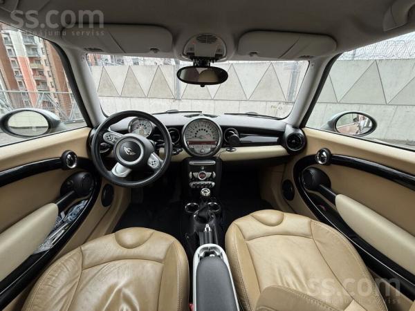 Sarkans MINI Clubman 2009 Rīga, ar dzinēja tilpumu 1.60 L un nobraukumu 155 tūkst. km par 3390 €, foto 2 vietnē AUTOMOTO.COM.LV