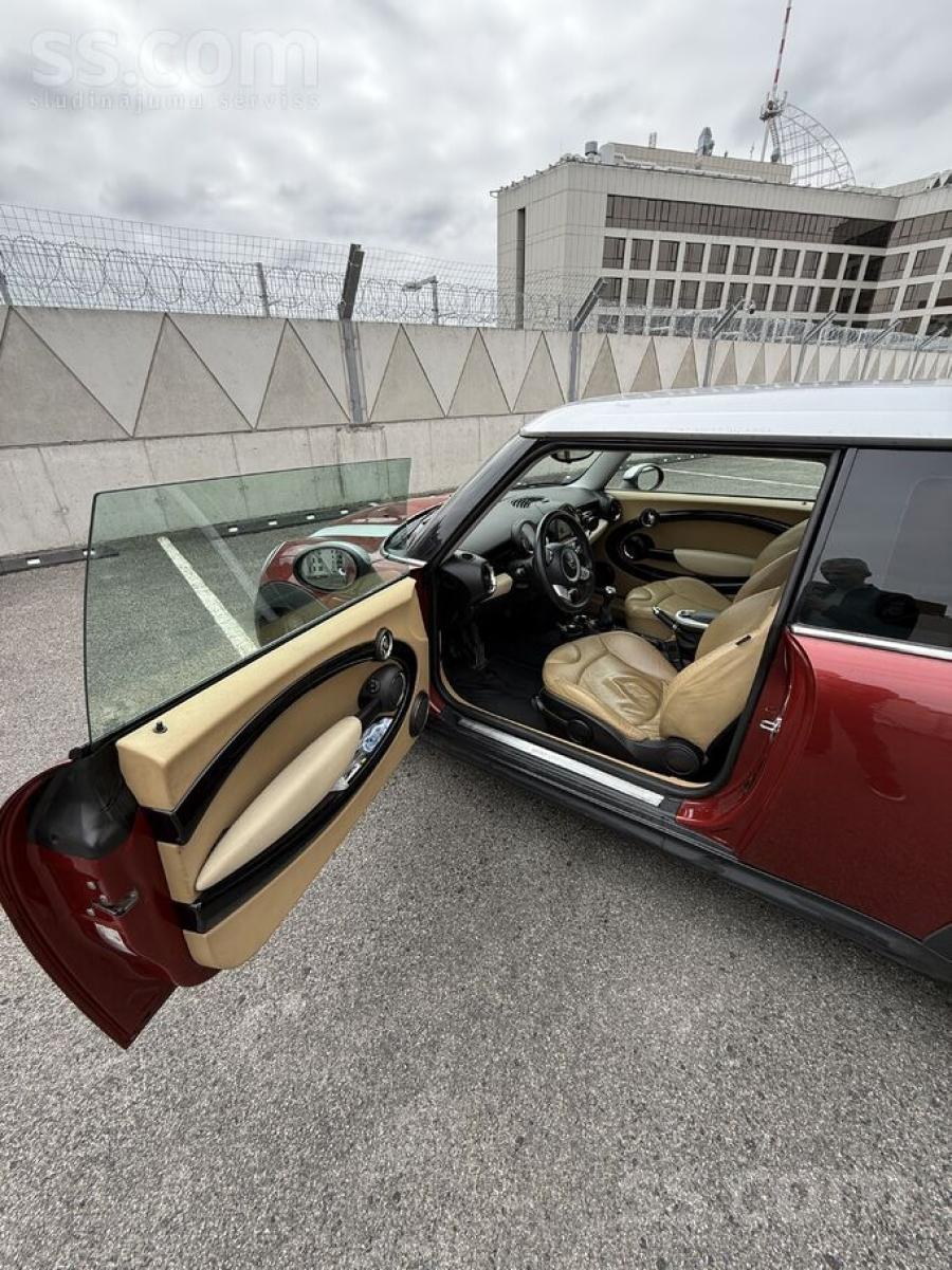 Sarkans MINI Clubman 2009 Rīga, ar dzinēja tilpumu 1.60 L un nobraukumu 155 tūkst. km par 3390 €, foto 4 vietnē AUTOMOTO.COM.LV