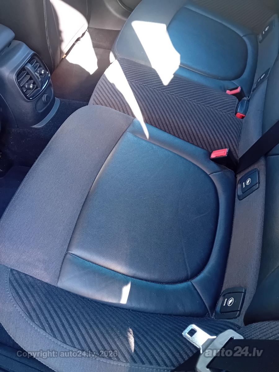 Red MINI Clubman 2016 in Tallinn, with an engine capacity of 1.50 L and mileage of 135 thousand km for 12900 €, photo 12 on AUTOMOTO.COM.LV