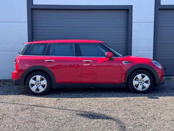 Red MINI Clubman 2022 in Vilnius, with an engine capacity of 1.50 L and mileage of 190 thousand km for 10900 €, photo 6 on AUTOMOTO.COM.LV