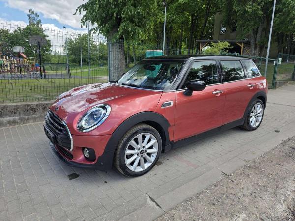 Red MINI Clubman 2023 in Vilnius, with an engine capacity of 1.50 L and mileage of 189 thousand km for 15800 €, photo 2 on AUTOMOTO.COM.LV