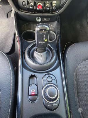 Sarkans MINI Clubman 2023 Viļņa, ar dzinēja tilpumu 1.50 L un nobraukumu 189 tūkst. km par 15800 €, foto 14 vietnē AUTOMOTO.COM.LV
