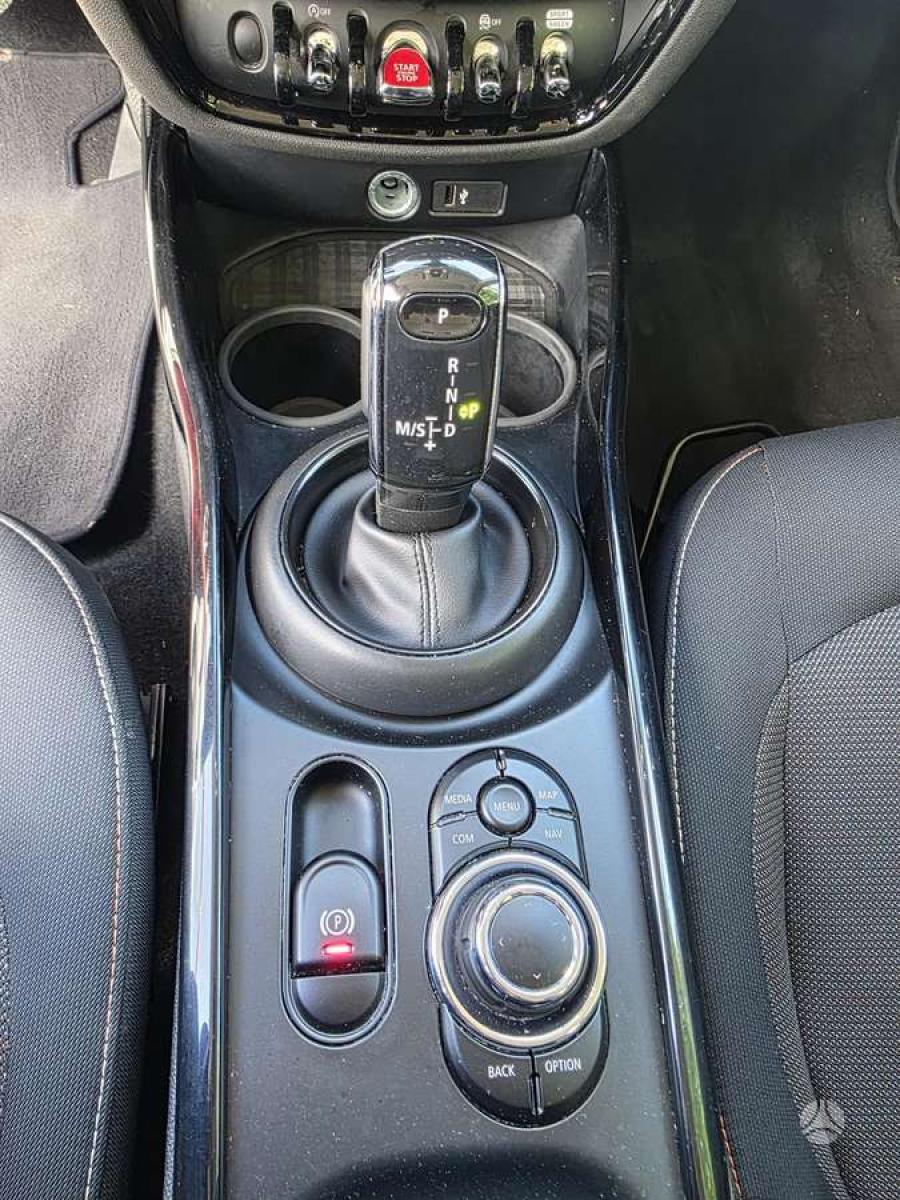 Sarkans MINI Clubman 2023 Viļņa, ar dzinēja tilpumu 1.50 L un nobraukumu 189 tūkst. km par 15800 €, foto 14 vietnē AUTOMOTO.COM.LV
