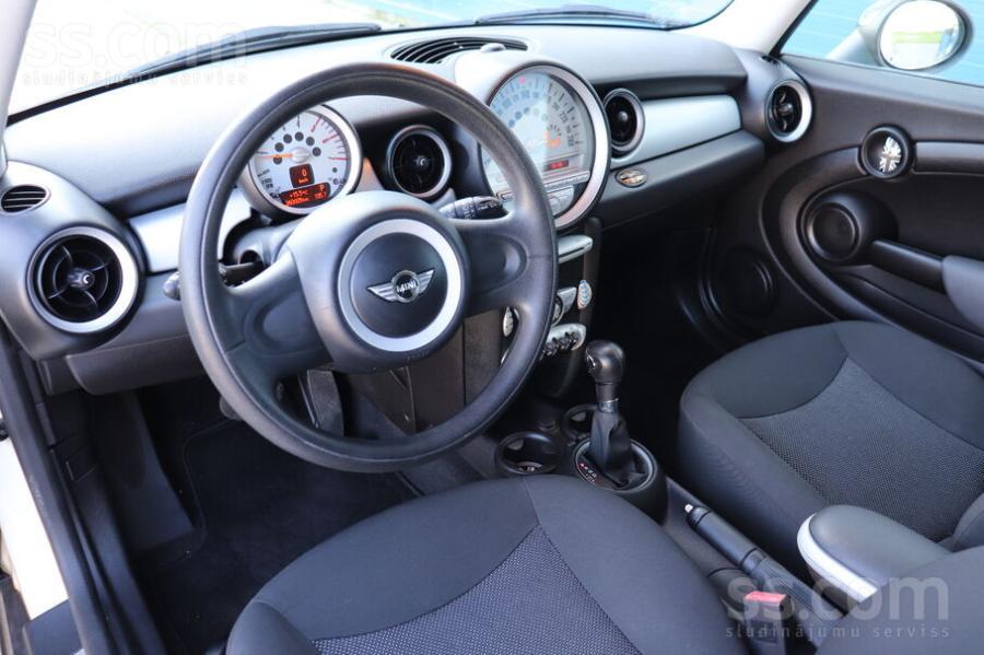 MINI Clubman 2009 in Riga, with an engine capacity of 1.60 L and mileage of 261 thousand km for 4450 €, photo 16 on AUTOMOTO.COM.LV
