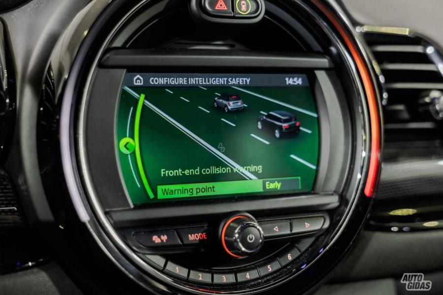 Violet MINI Clubman 2018 in Vilnius, with an engine capacity of 1.50 L and mileage of 89 thousand km for 11881 €, photo 19 on AUTOMOTO.COM.LV