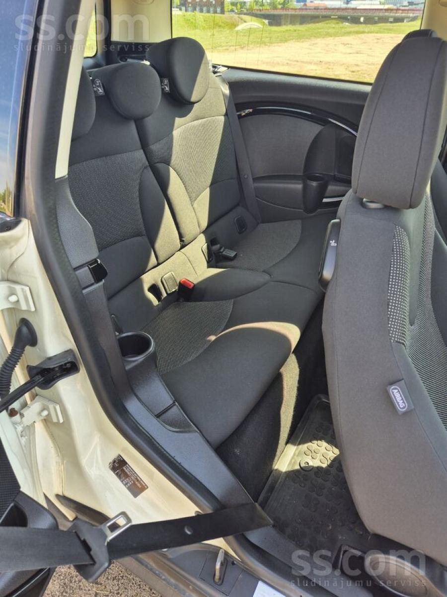 Balts MINI Clubman 2012 Rīga, ar dzinēja tilpumu 2.00 L un nobraukumu 177 tūkst. km par 6750 €, foto 15 vietnē AUTOMOTO.COM.LV