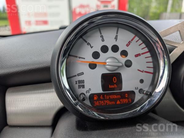 White MINI Clubman 2007 in Jelgava, with an engine capacity of 1.60 L and mileage of 348 thousand km for 2700 €, photo 5 on AUTOMOTO.COM.LV