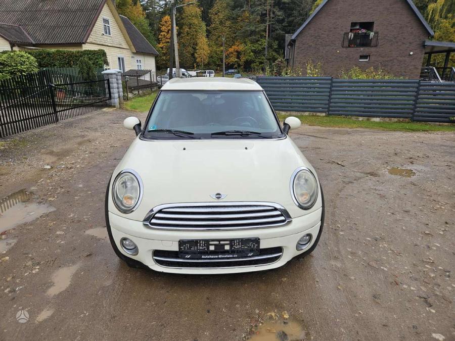 White MINI Clubman 2008 in Kaunas, with an engine capacity of 1.60 L and mileage of 290 thousand km for 2350 €, photo 1 on AUTOMOTO.COM.LV