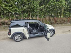White MINI Clubman 2008 in Prienai, with an engine capacity of 1.60 L and mileage of 289 thousand km for 2250 €, photo 11 on AUTOMOTO.COM.LV