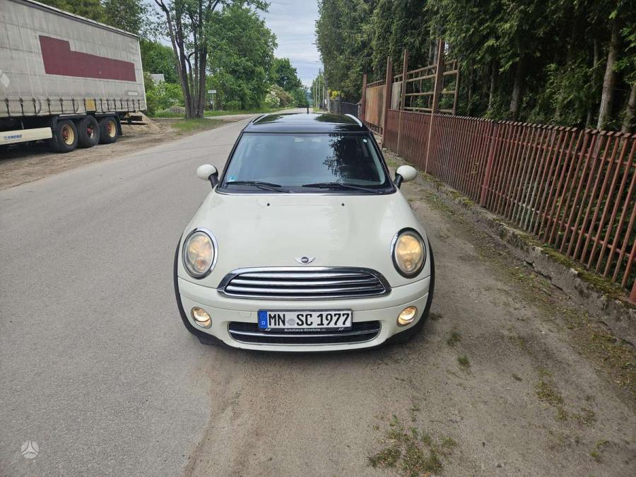 White MINI Clubman 2008 in Prienai, with an engine capacity of 1.60 L and mileage of 289 thousand km for 2250 €, photo 17 on AUTOMOTO.COM.LV