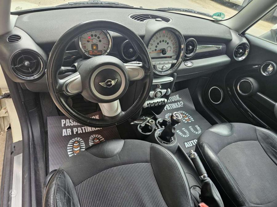 White MINI Clubman 2008 in Prienai, with an engine capacity of 1.60 L and mileage of 289 thousand km for 2250 €, photo 23 on AUTOMOTO.COM.LV