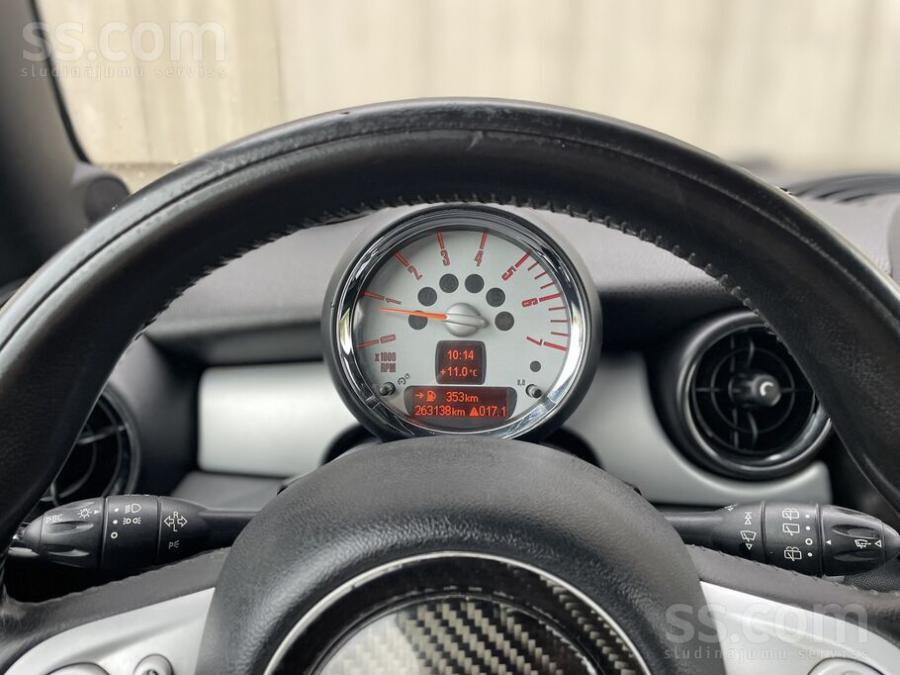Balts MINI Clubman 2008 Rīga, ar dzinēja tilpumu 1.60 L un nobraukumu 263 tūkst. km par 3490 €, foto 26 vietnē AUTOMOTO.COM.LV