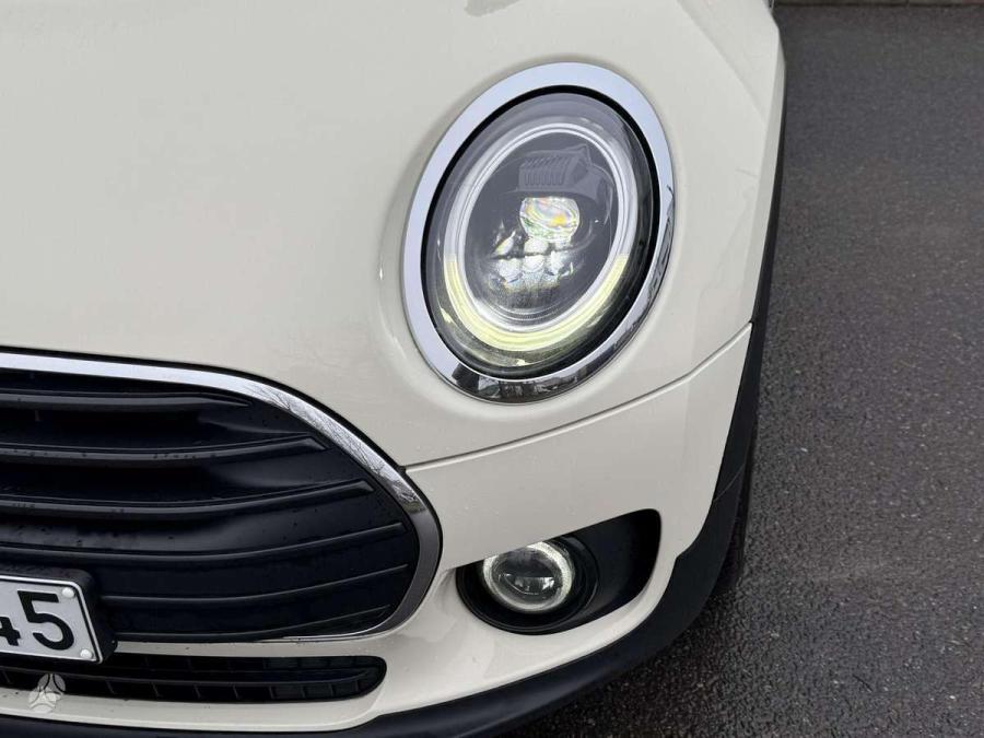 White MINI Clubman 2021 in Vilnius, with an engine capacity of 1.50 L and mileage of 131 thousand km for 12999 €, photo 7 on AUTOMOTO.COM.LV