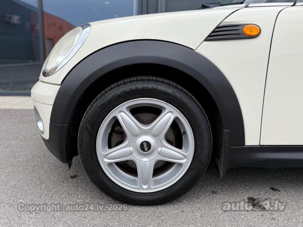 Balts MINI Clubman 2008 Kuresāre, ar dzinēja tilpumu 1.60 L un nobraukumu 186 tūkst. km par 3990 €, foto 10 vietnē AUTOMOTO.COM.LV