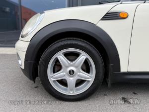 White MINI Clubman 2008 in Kuressaare, with an engine capacity of 1.60 L and mileage of 186 thousand km for 3990 €, photo 11 on AUTOMOTO.COM.LV
