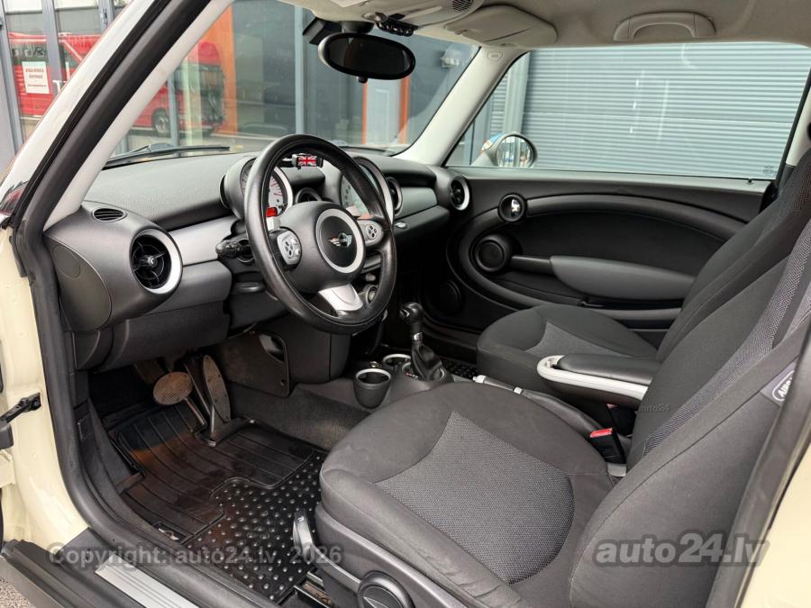 White MINI Clubman 2008 in Kuressaare, with an engine capacity of 1.60 L and mileage of 186 thousand km for 3990 €, photo 15 on AUTOMOTO.COM.LV