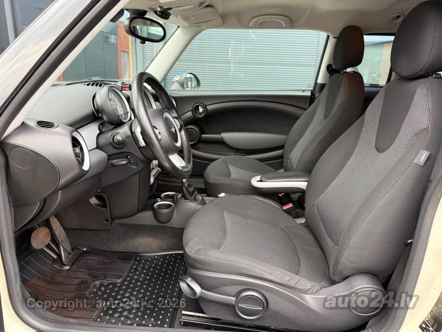 White MINI Clubman 2008 in Kuressaare, with an engine capacity of 1.60 L and mileage of 186 thousand km for 3990 €, photo 18 on AUTOMOTO.COM.LV